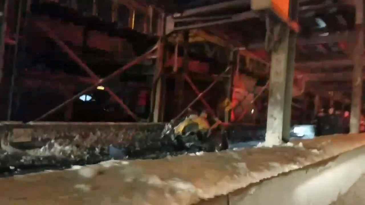 Woman killed, thrown from car in crash on Williamsburg Bridge | abc7ny.com Woman killed, thrown from car in crash on Williamsburg Bridge | abc7ny.com