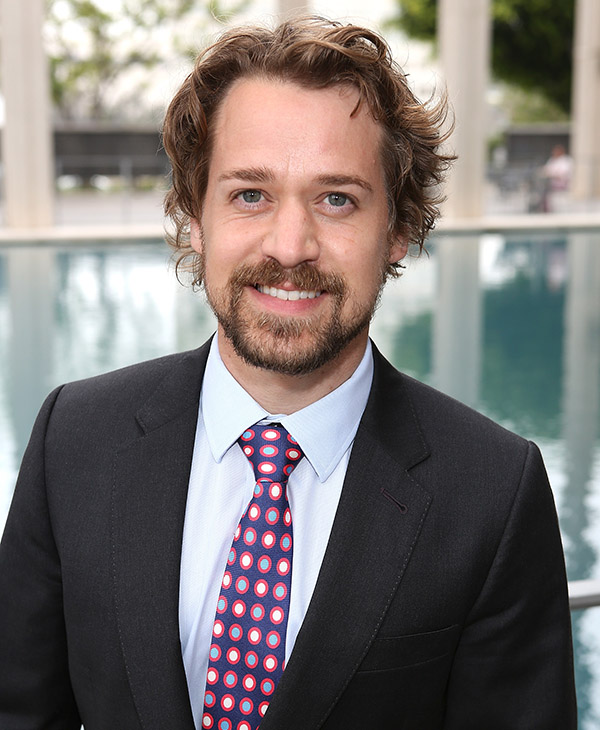 PHOTOS: 'Grey's Anatomy' cast 10 years after show premiere | abc13.com