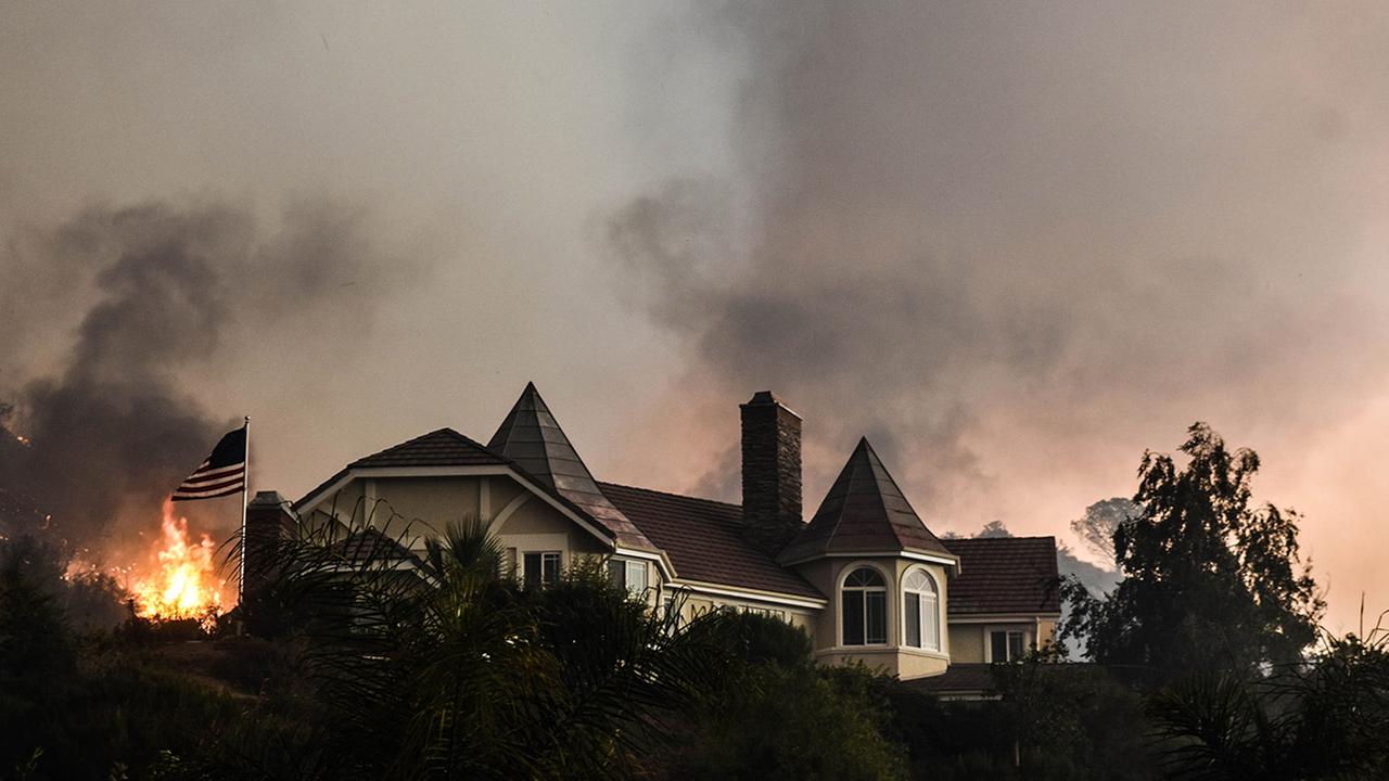 Calgrove Fire burns in Santa Clarita | KABC7 Photos and Slideshows ...