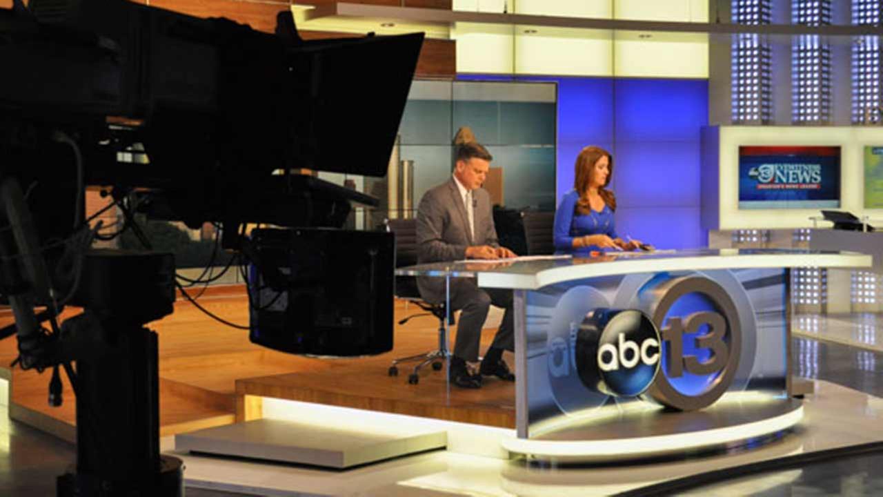 PHOTOS: New ABC-13 set debut | abc13.com