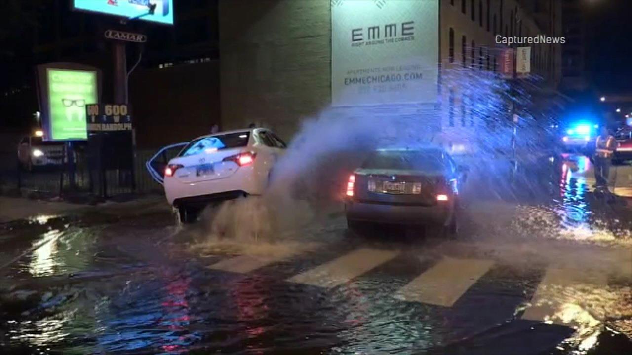 5 hurt after 2 cars hit fire hydrant in West Loop | abc7chicago.com