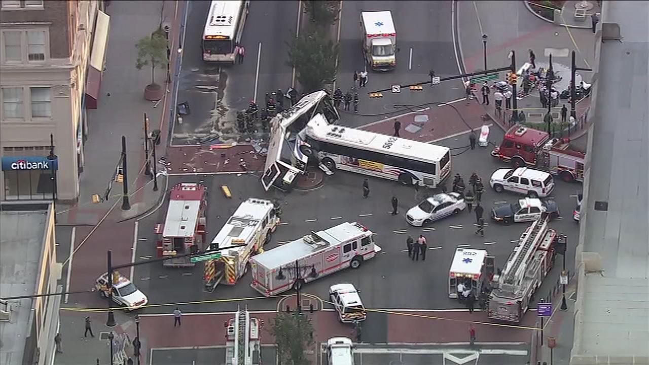 PHOTOS: Deadly bus crash in Newark, N.J. | 6abc.com